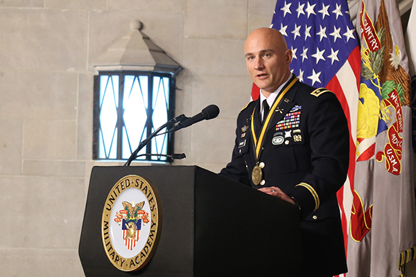 MAJ Matthew Chaney '01 Receives Nininger Award - West Point Association ...